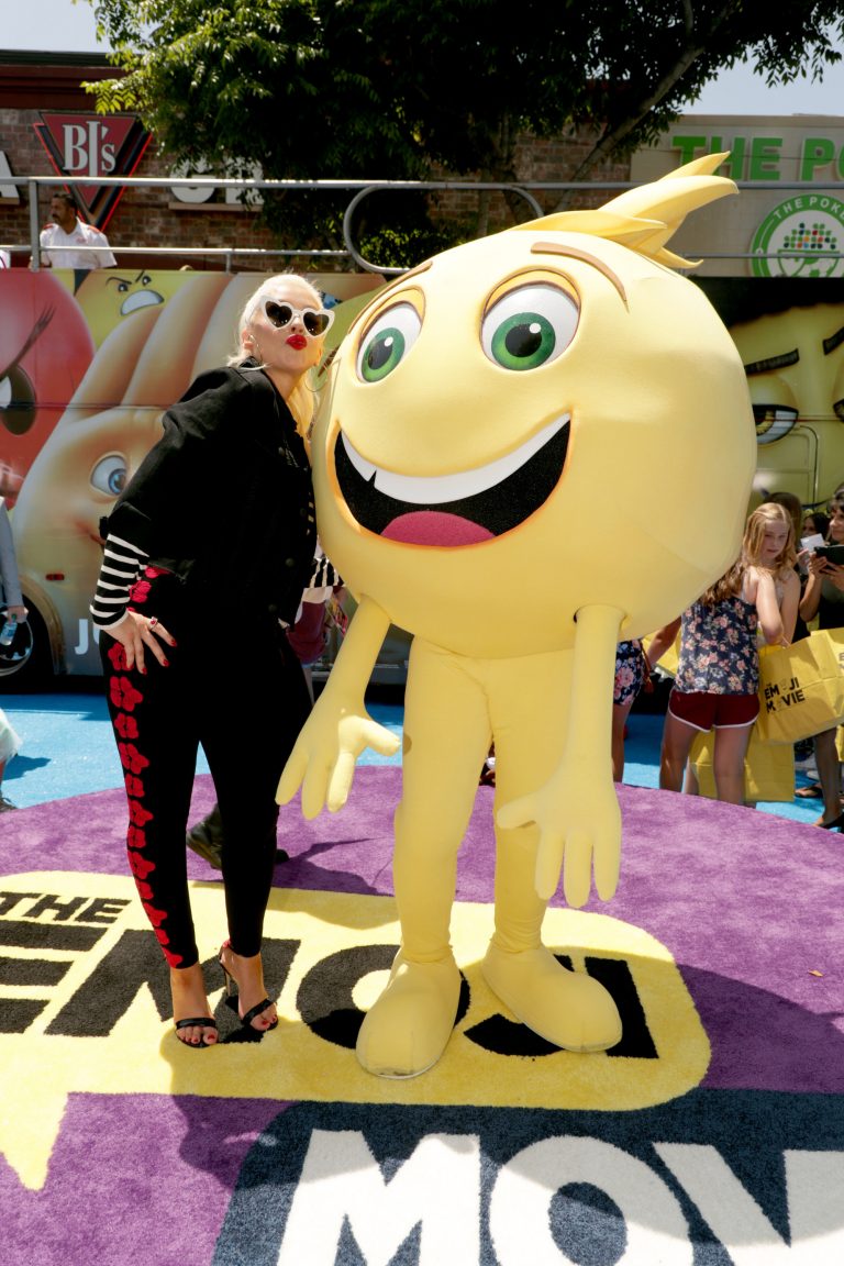 Wardrobe Breakdown: Christina Aguilera At The Emoji Movie Premiere In ...