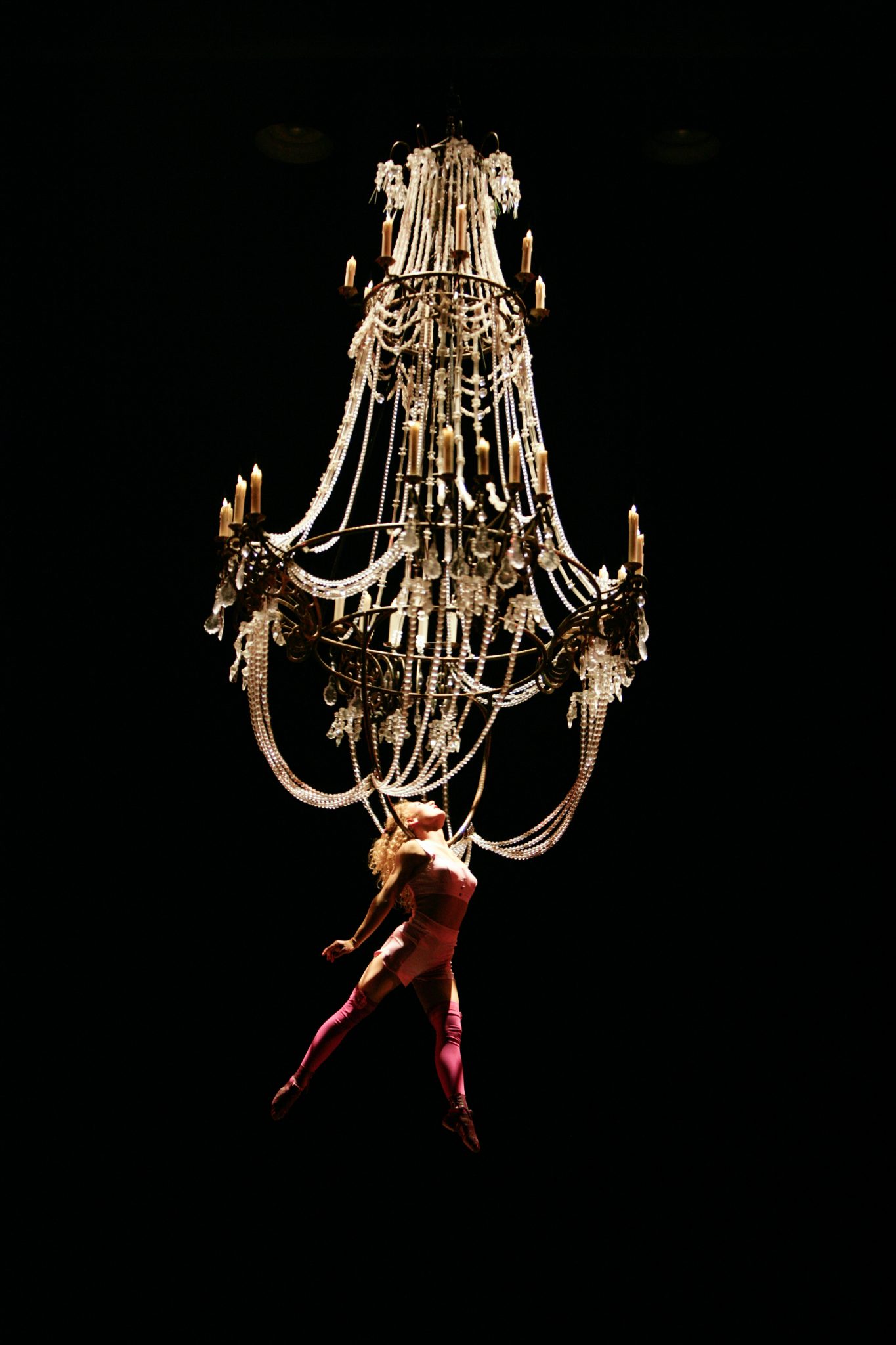 Five Reasons To See Cirque Du Soleil Corteo - Talking With Tami