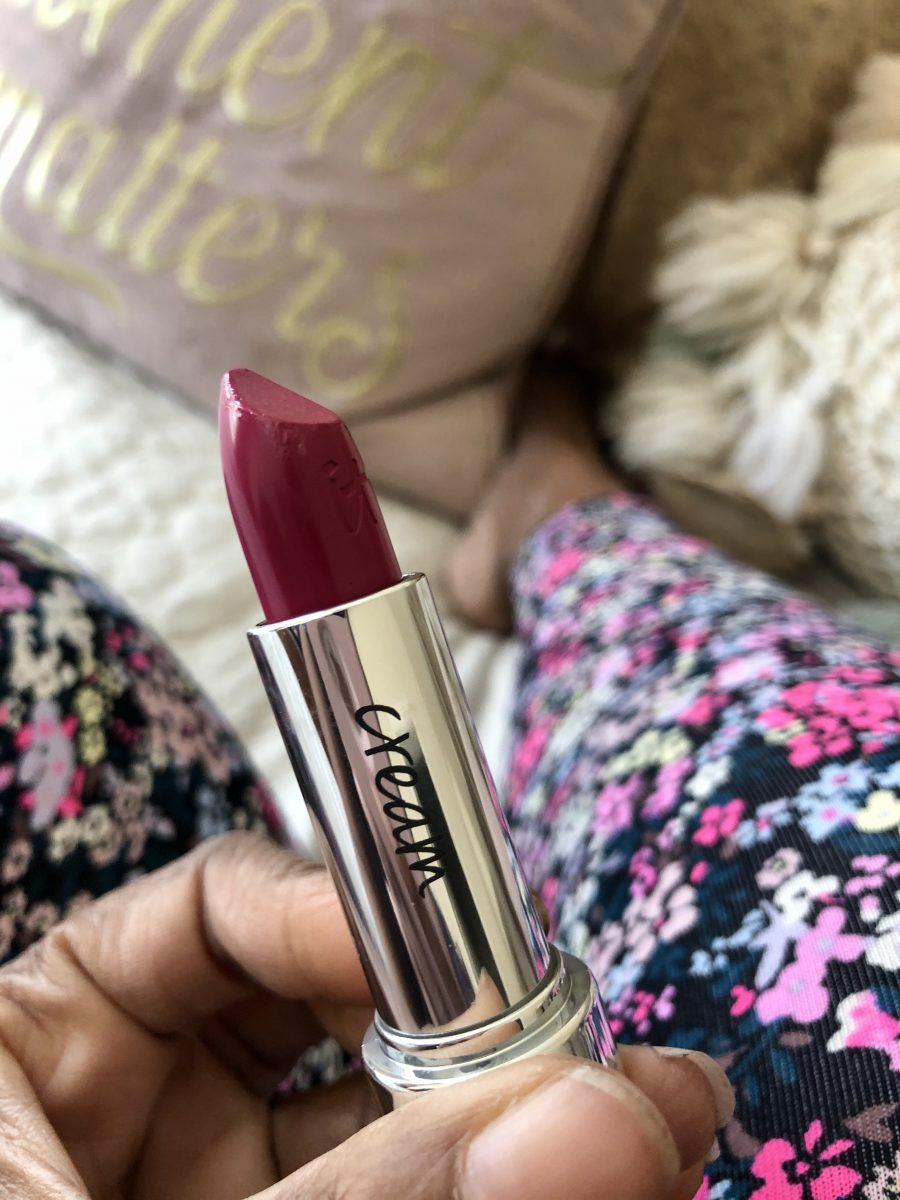 Get The Look: It Cosmetics Pillow Lips Lipstick - Talking With Tami