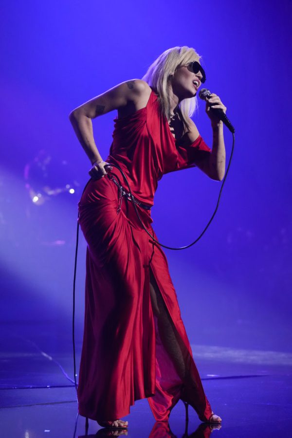 Wardrobe Breakdown: Miley Cyrus At NBCUniversal Upfront Events ...