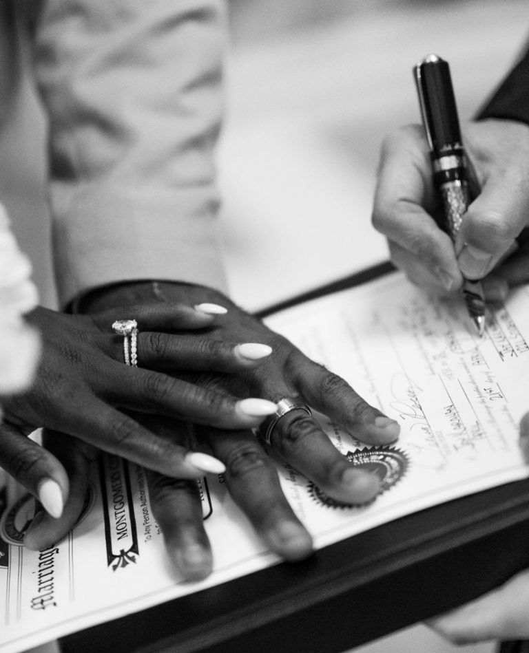 Simone Biles And Jonathan Owens Tie The Knot With Courthouse Ceremony ...
