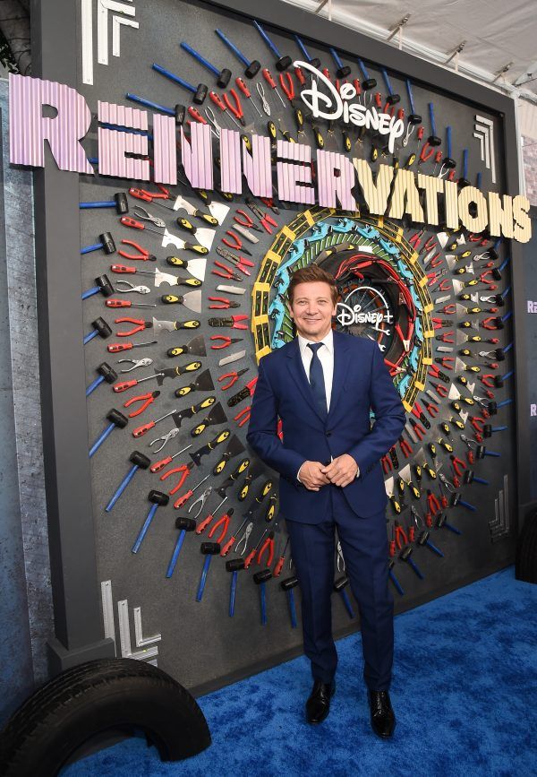 Jeremy Renner Walks The Red Carpet At Premiere Of 'Rennervations ...