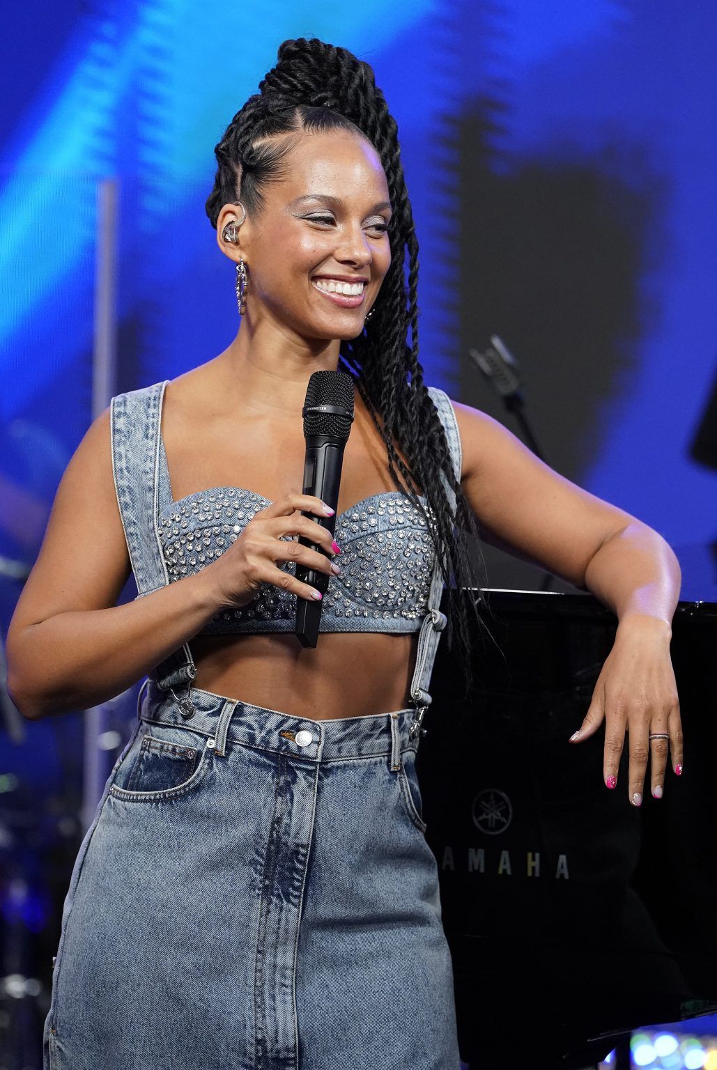Alicia Keys Perform 'You'll Never See Me Again' On 'GMA' - Talking With ...
