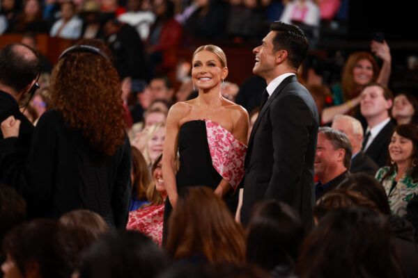 Oscars Fashion Panel On Live Kelly And Mark - Talking With Tami