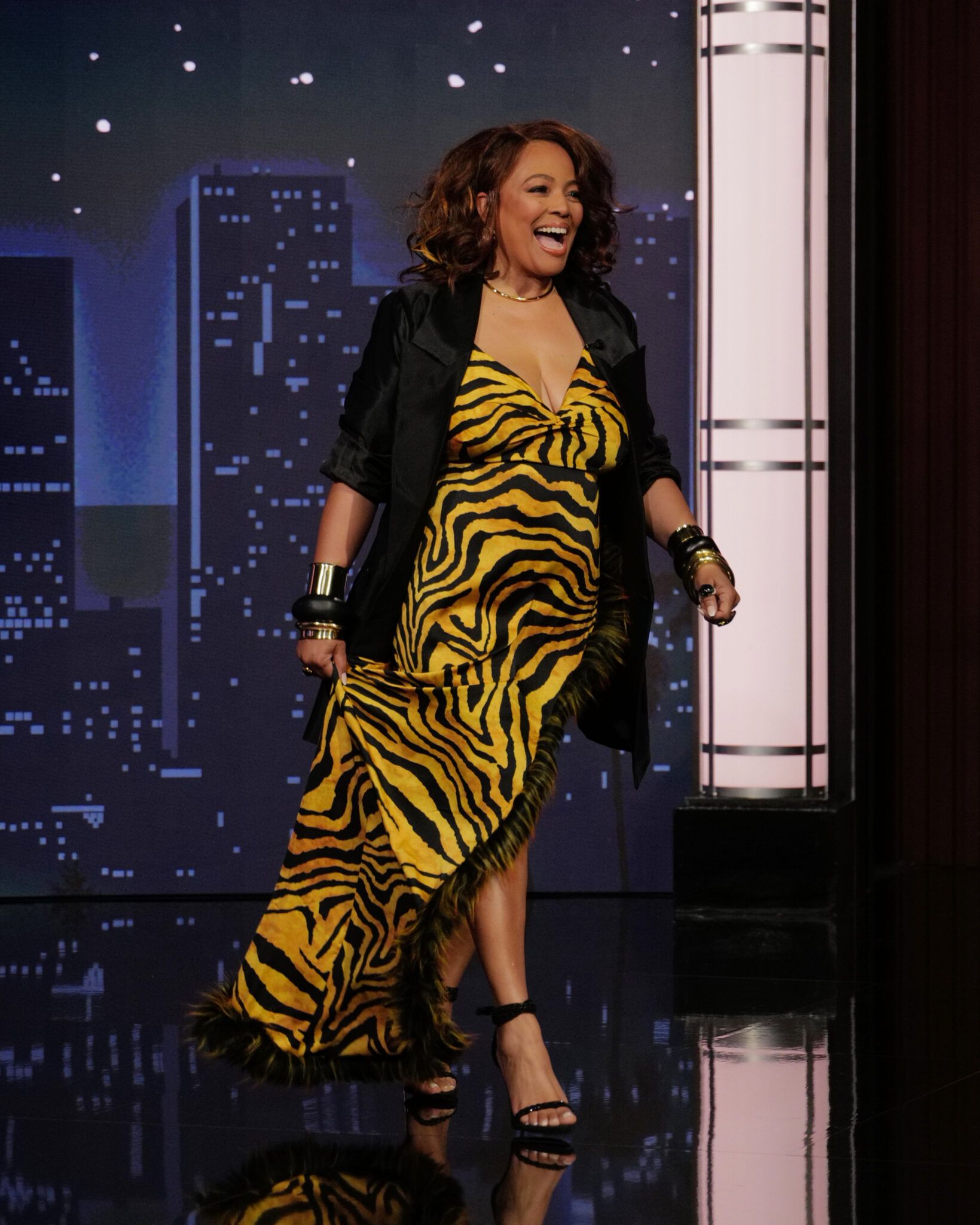 Kim Fields Talks About Sharing A Teen Kiss With Jason Bateman, Her Song ...